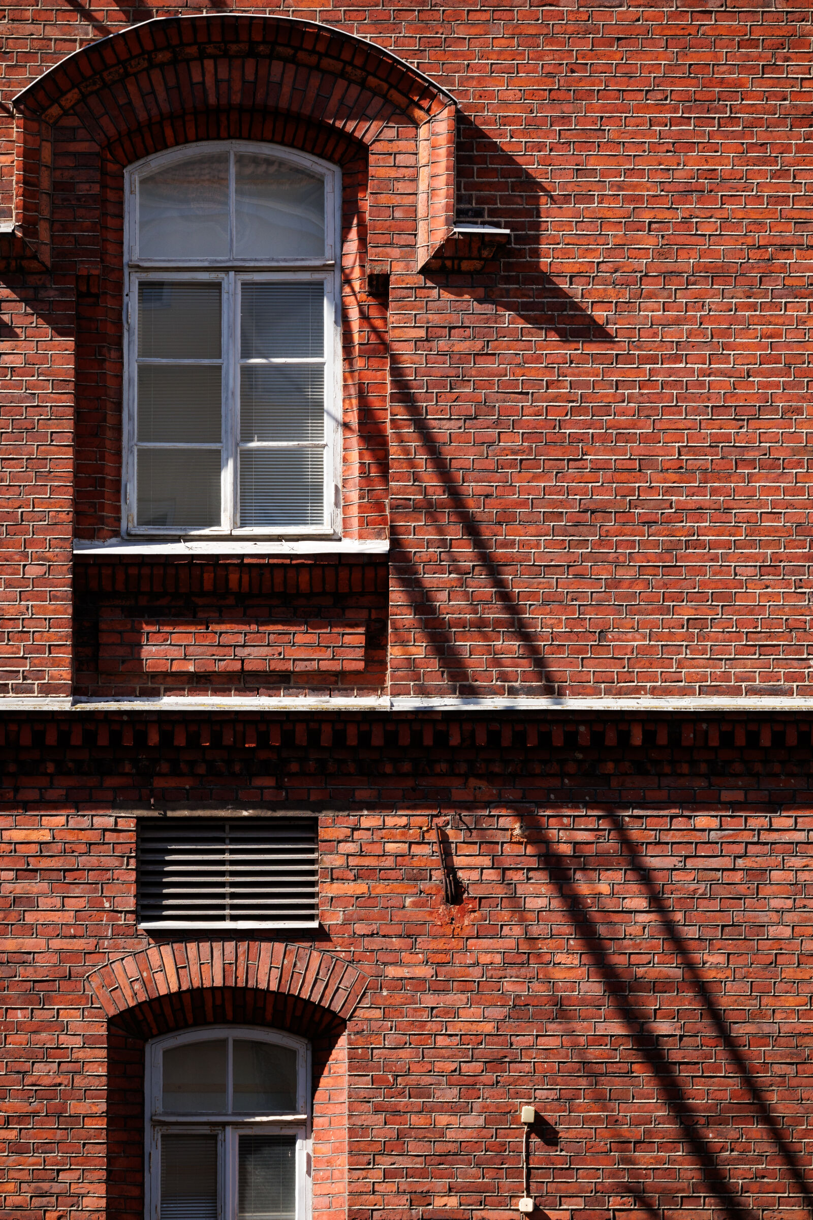 Canon EOS R100 sample photo - 2G8IOjMz1L - ExploreCams