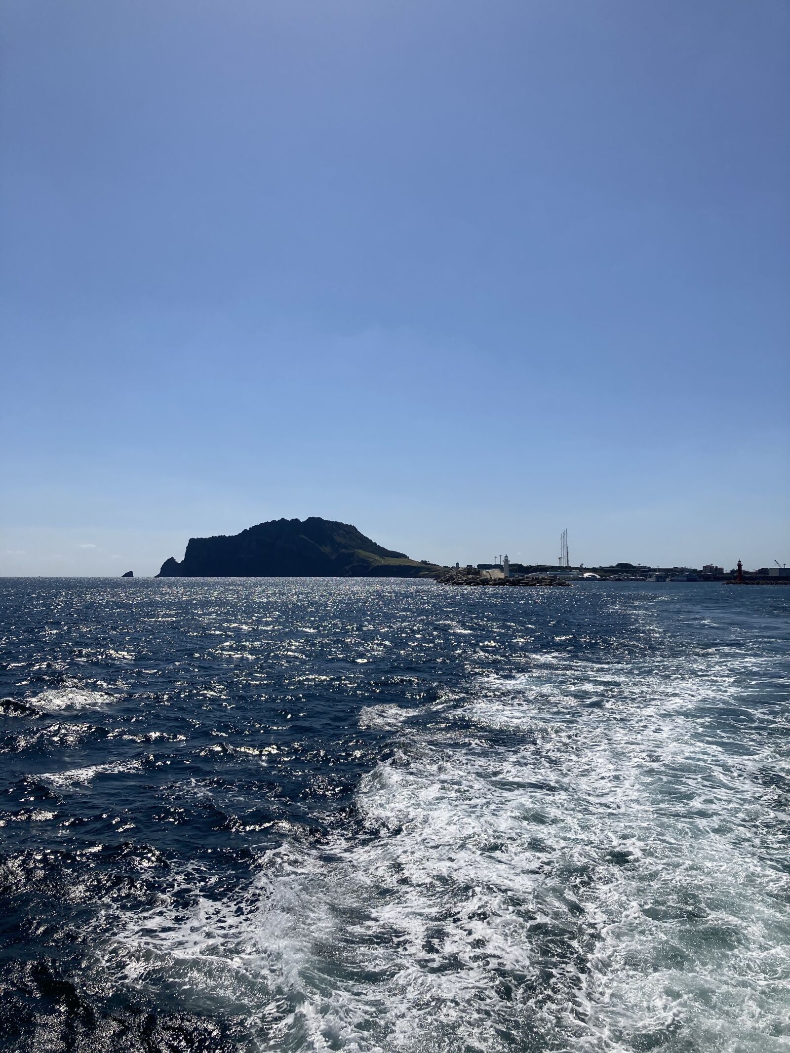 Apple iPhone SE (2nd generation) sample photo - AyEV7AA98p - ExploreCams