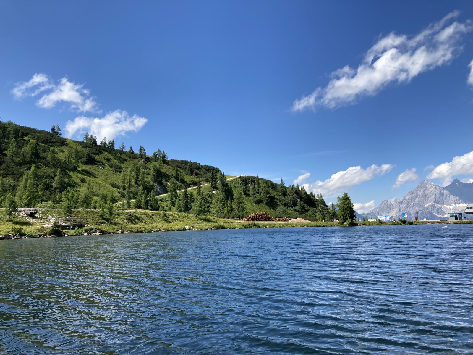 Apple iPhone SE (2nd generation) sample photo - z0abv1rtmm - ExploreCams